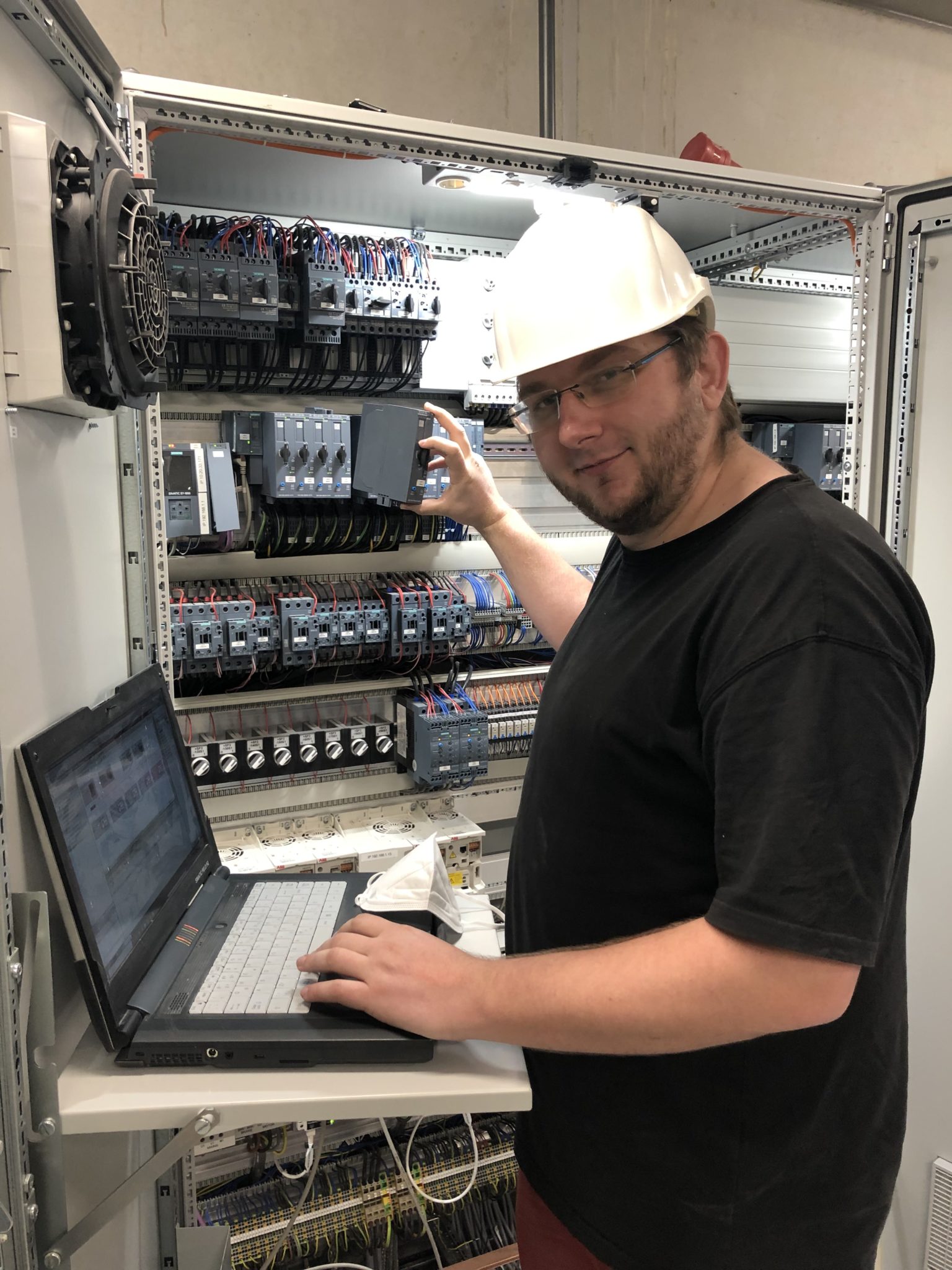 Eine Abteilung stellt sich vor: Die Elektrowerkstatt – Dialog Dorfner